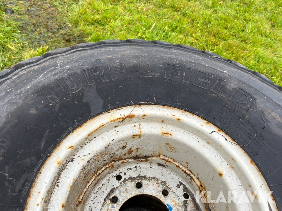Däck på fälg Firestone Turf & Field, Kungsbacka, Klaravik au