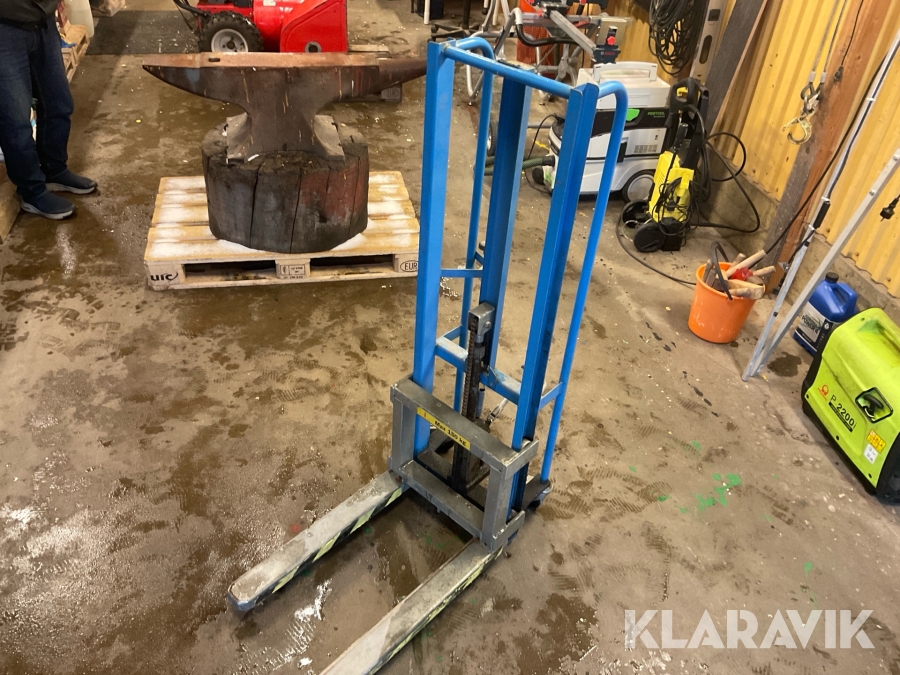 Staplare Lyftvagnar LR2-8, Tingsryd, Klaravik auktioner