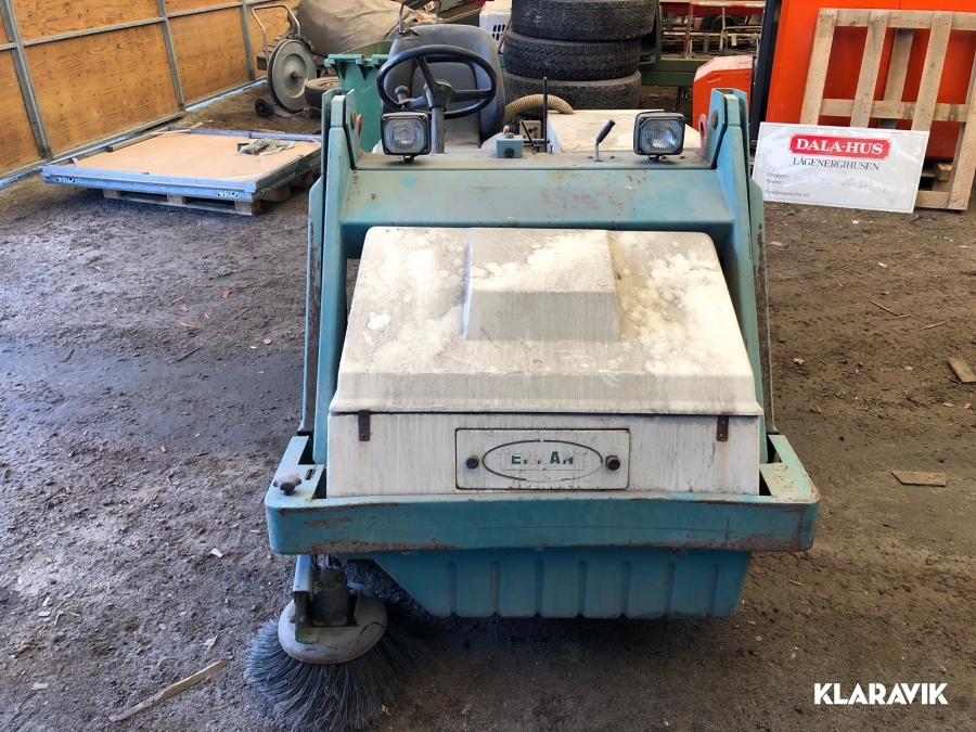 Sopmaskin åkbar Tennant 235