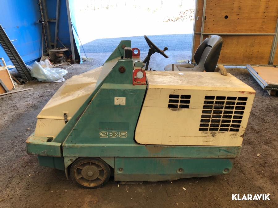 Sopmaskin åkbar Tennant 235