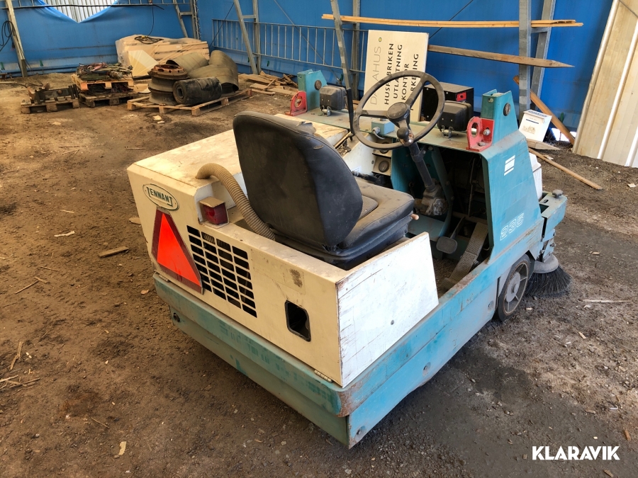 Sopmaskin åkbar Tennant 235