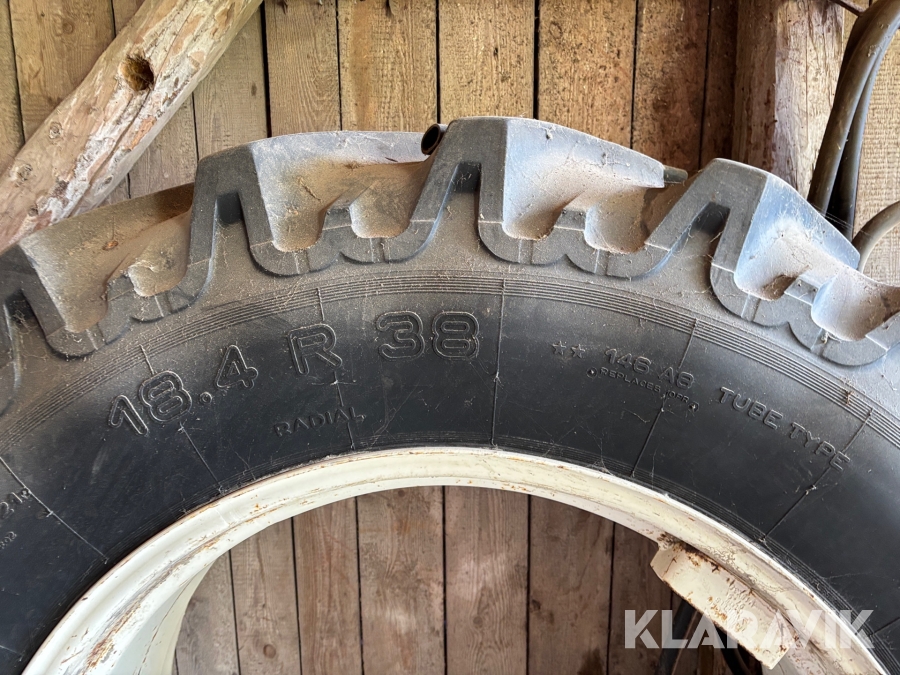 Dubbelmontage Stomil 18.4 R38, Kumla, Klaravik auktioner