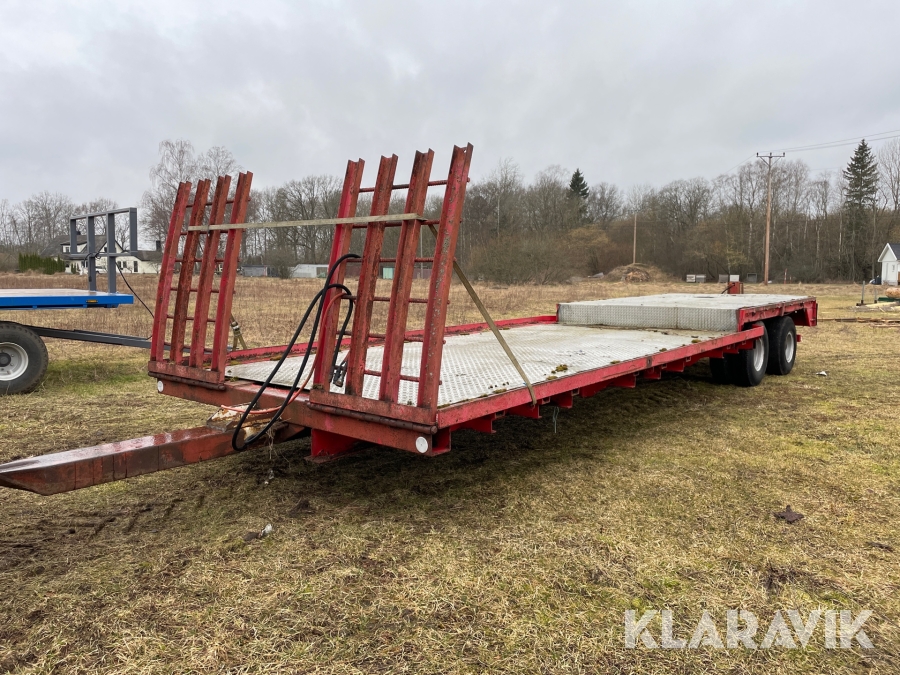 Maskintrailer med traktordrag, Borgholm, Klaravik auktioner