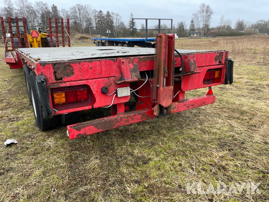 Maskintrailer med traktordrag, Borgholm, Klaravik auktioner