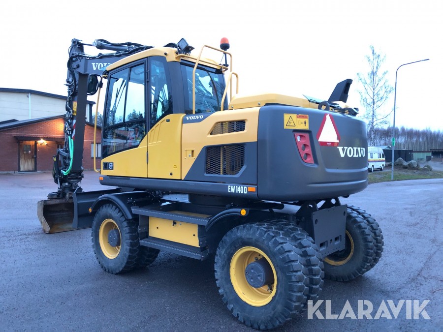 Grävmaskin Volvo 140D Tiltrotator