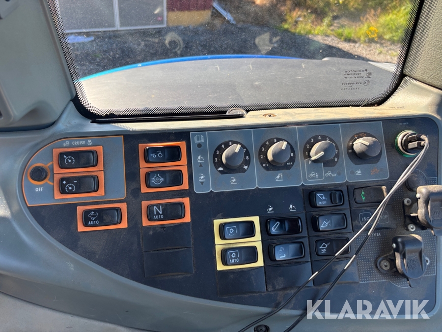 Traktor Valtra N113, Kungälv, Klaravik auktioner