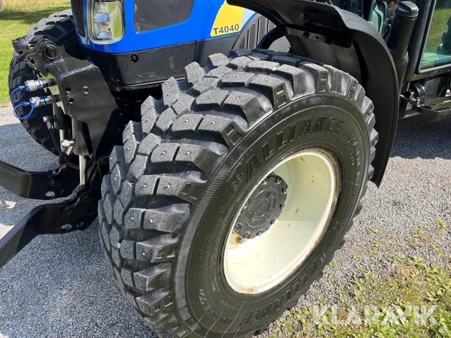 Traktor New Holland T4040, Vallentuna, Klaravik auktioner
