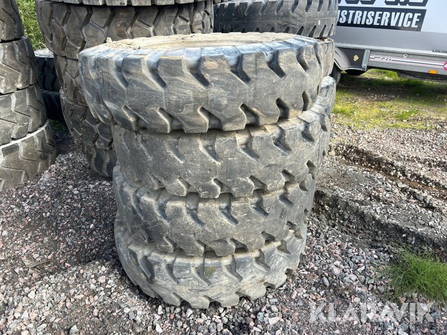 4 st begagnade entreprenaddäck, Gällivare, Klaravik auktione