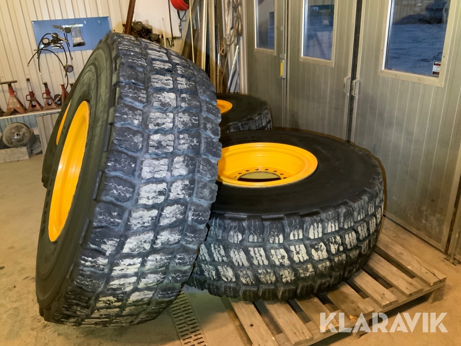 Vinterhjul till lastmaskin Volvo L90F Techking 20.5R25 mate snow