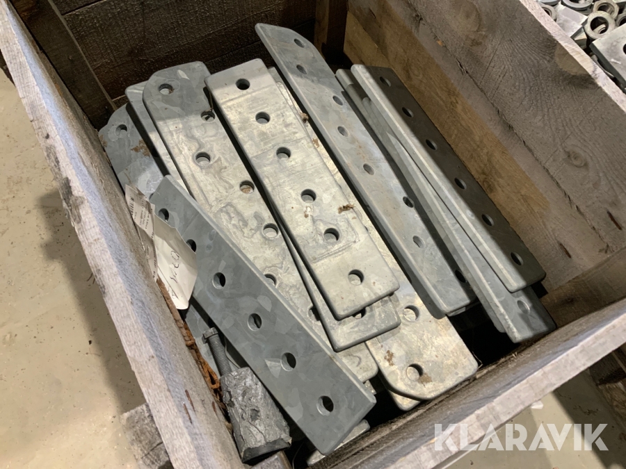 Klaravik Auktioner | Bult mutter och brickor