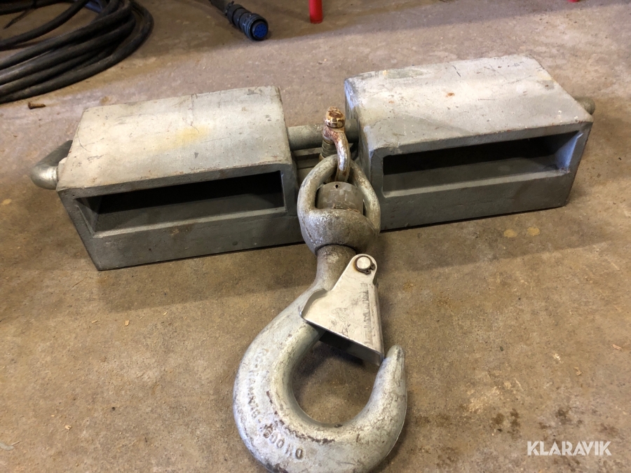 Klaravik Auktioner | Lyftanordning till gafflar