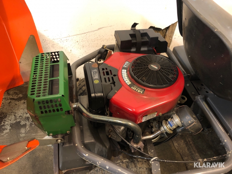 Klaravik Auktioner | Åkgräsklippare Husqvarna Rider 14 pro