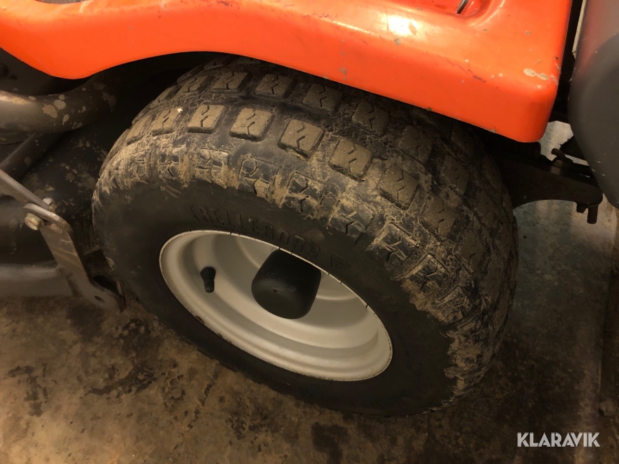 Klaravik Auktioner | Åkgräsklippare Husqvarna Rider 14 pro