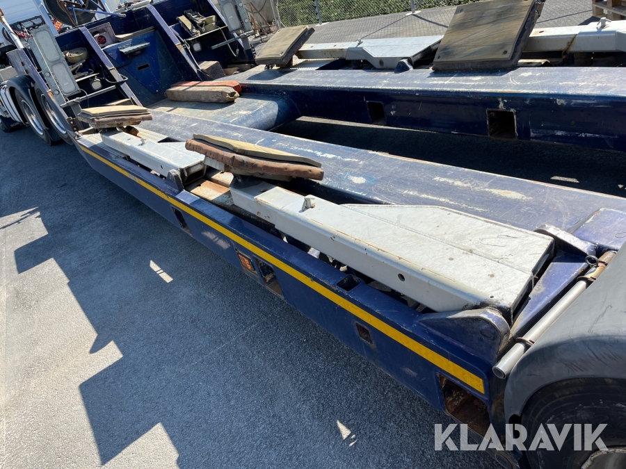 Dragbil med båttrailer Scania R520, Nacka, Klaravik auktione