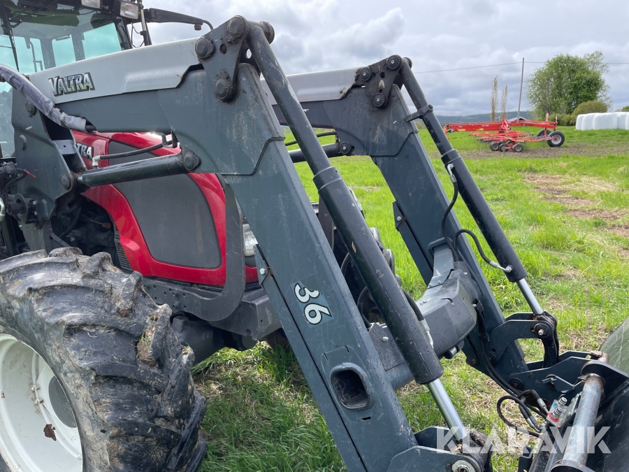 Traktor Valtra A93, Berg, Klaravik auktioner