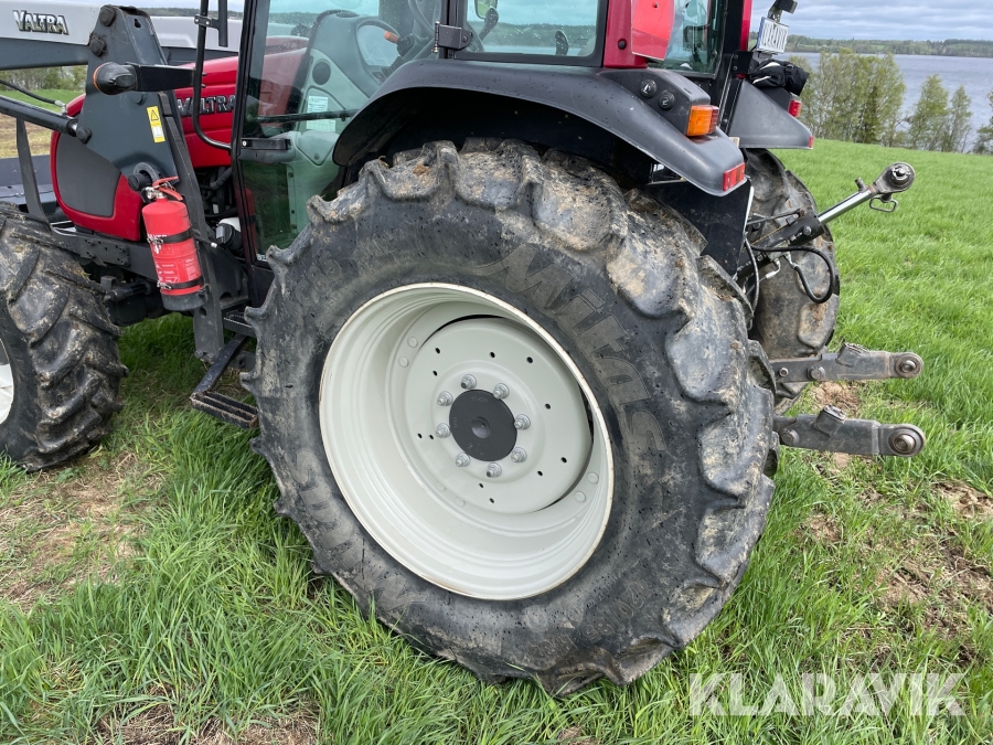 Traktor Valtra A93, Berg, Klaravik auktioner