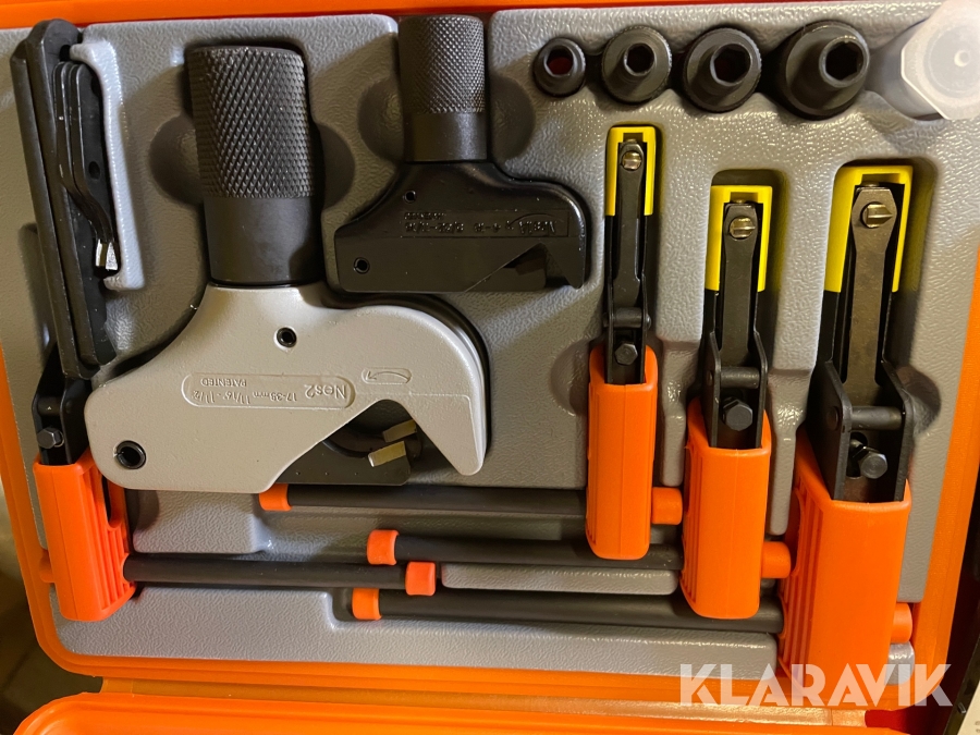 Klaravik Auktioner | Gängrenoveringssats Nes 1025