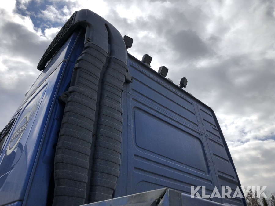 Lastbil dragbil Volvo FH16-34 8X4 med vändskiva