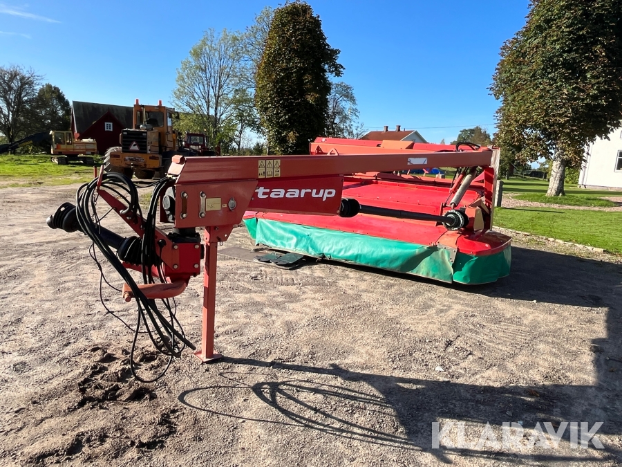 Slåtterkross Taarup 4232 LT, Gislaved, Klaravik auktioner
