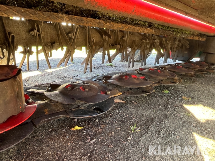 Slåtterkross Taarup 4232 LT, Gislaved, Klaravik auktioner