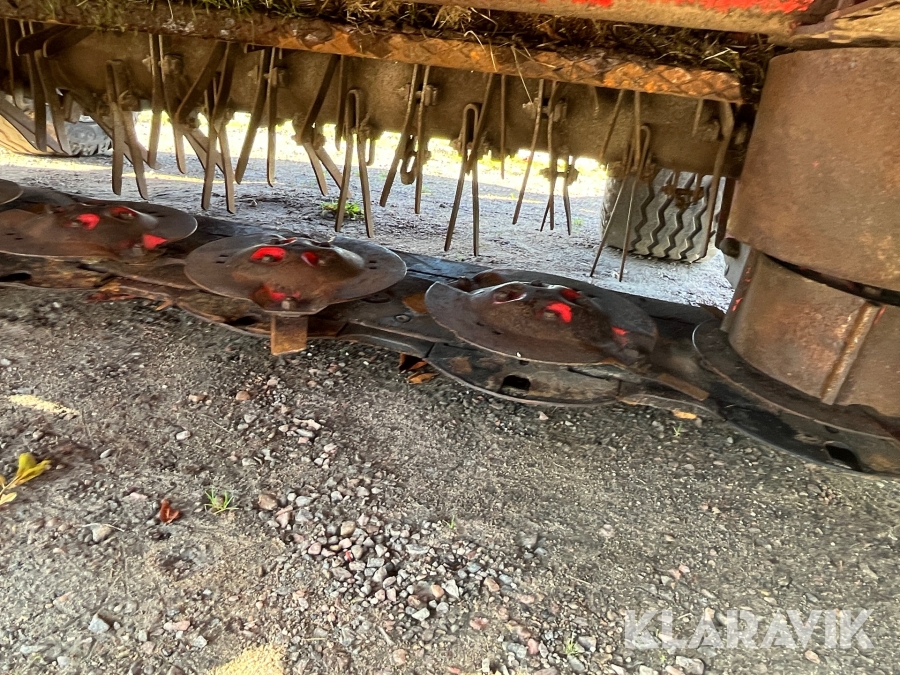 Slåtterkross Taarup 4232 LT, Gislaved, Klaravik auktioner