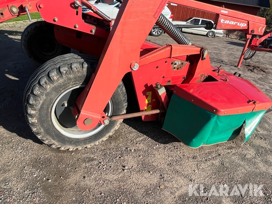 Slåtterkross Taarup 4232 LT, Gislaved, Klaravik auktioner