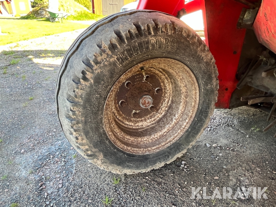 Slåtterkross Taarup 4232 LT, Gislaved, Klaravik auktioner