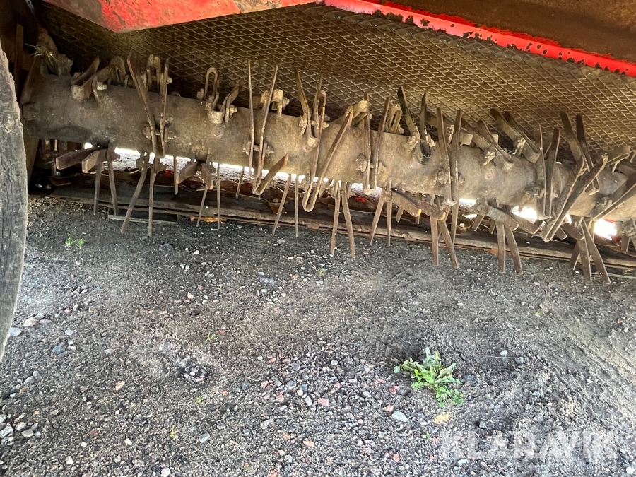 Slåtterkross Taarup 4232 LT, Gislaved, Klaravik auktioner