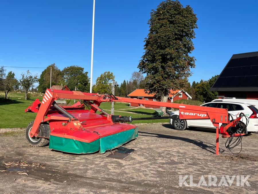 Slåtterkross Taarup 4232 LT, Gislaved, Klaravik auktioner