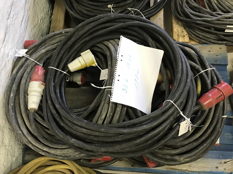 Klaravik Auktioner | Elkabel 32A