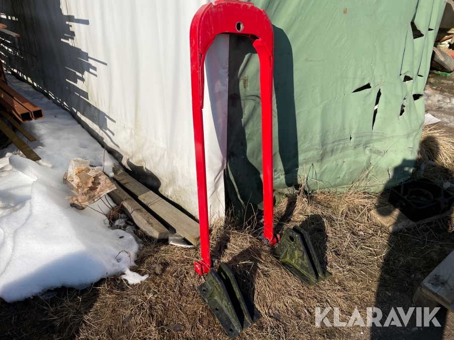 Lyftbygel till frontkolv, Årjäng, Klaravik auktioner
