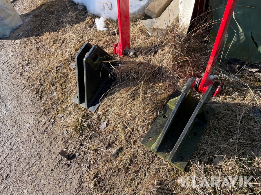 Lyftbygel till frontkolv, Årjäng, Klaravik auktioner