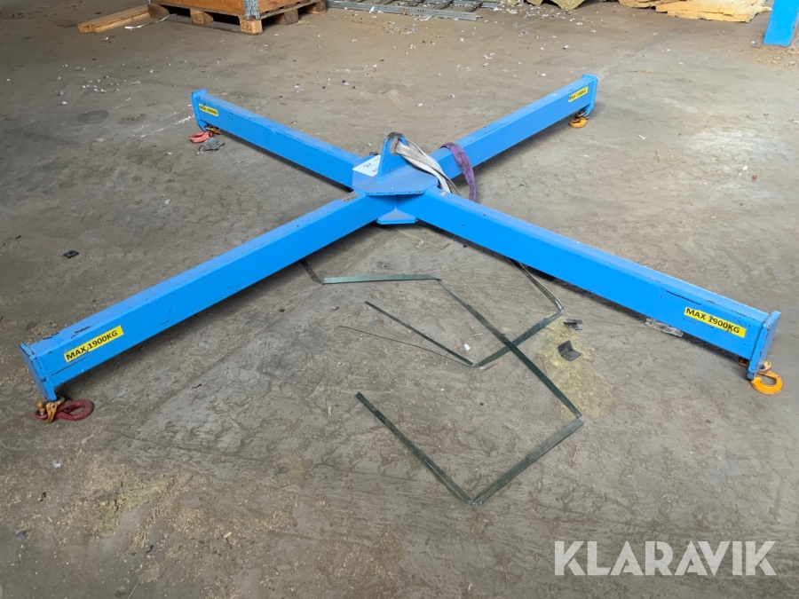 Lyftok med 4 armar Smålandsvillan, Vetlanda, Klaravik auktio