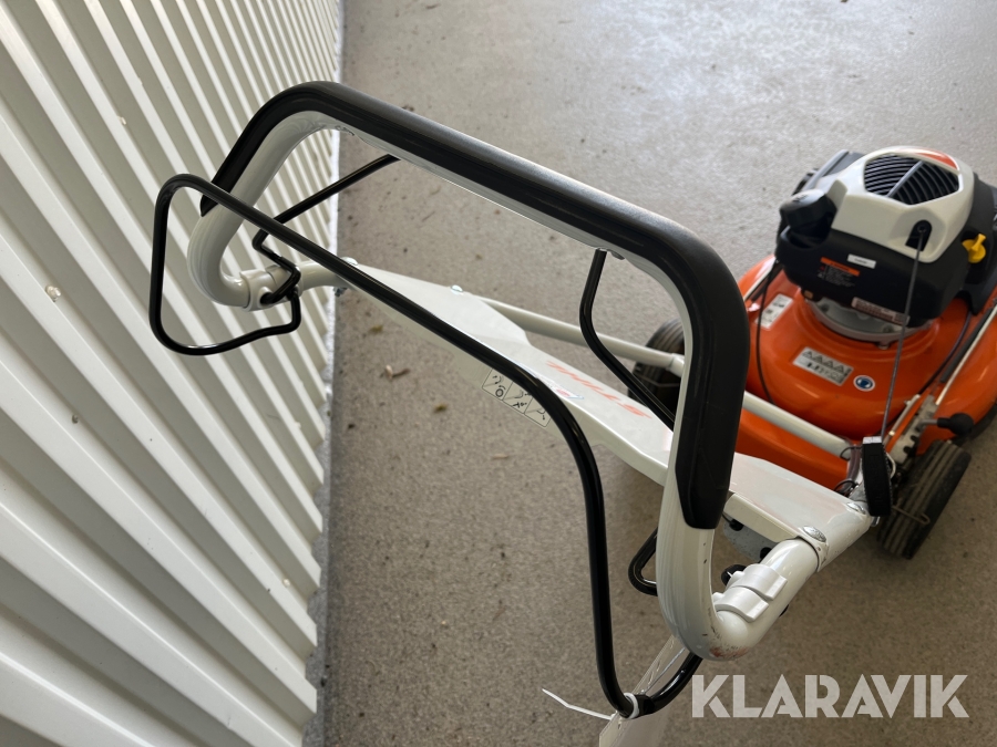 Gräsklippare Stihl RM4RTP, Nykvarn, Klaravik auktioner