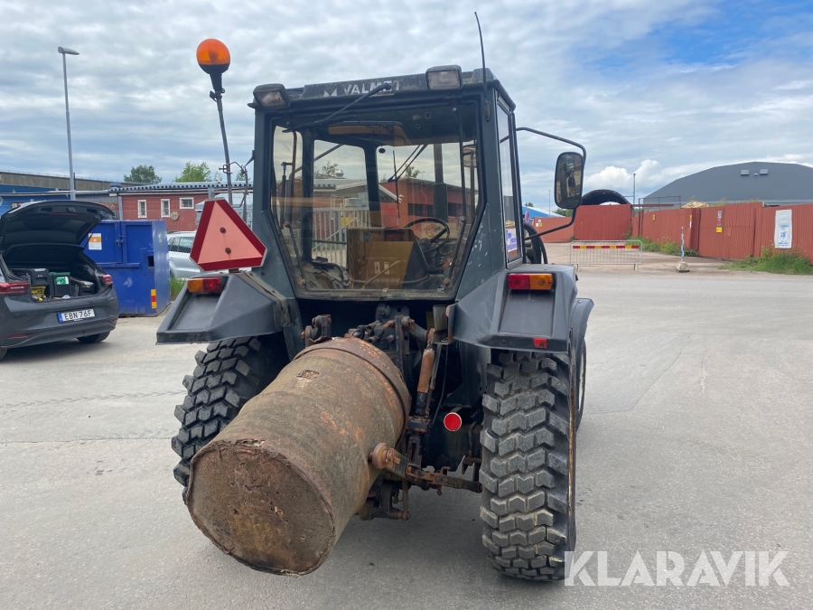 Traktor Valmet 415, Sandviken, Klaravik auktioner