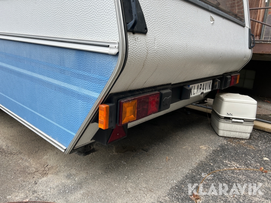 Snöskadad Husvagn Polar 520 GL, Örnsköldsvik, Klaravik aukti