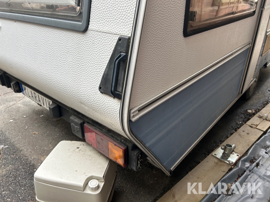 Snöskadad Husvagn Polar 520 GL, Örnsköldsvik, Klaravik aukti