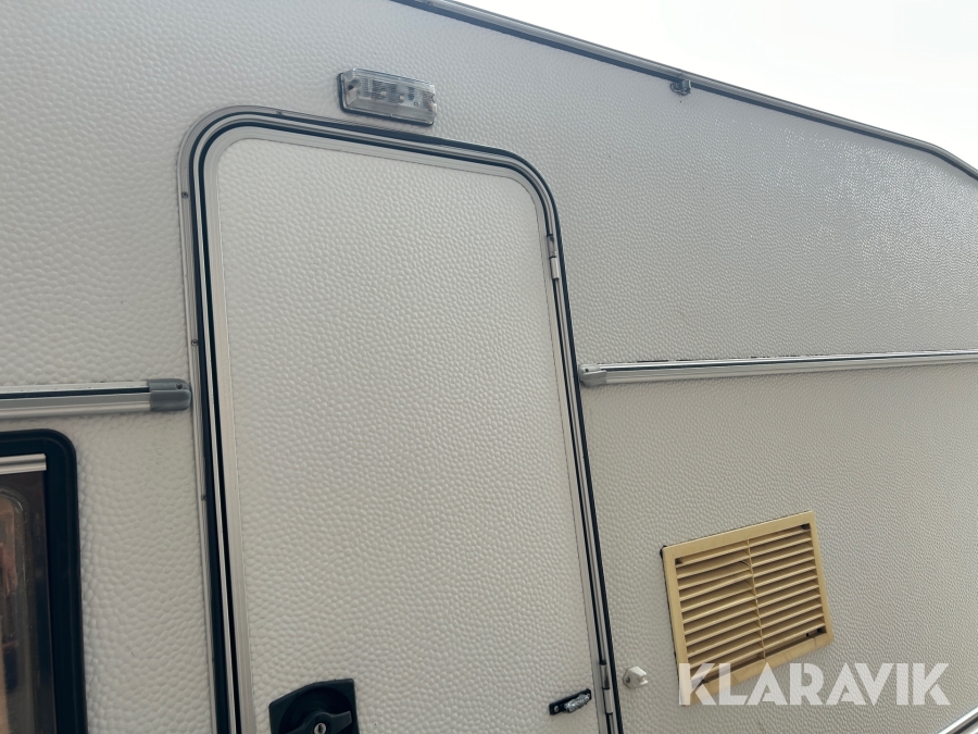 Snöskadad Husvagn Polar 520 GL, Örnsköldsvik, Klaravik aukti