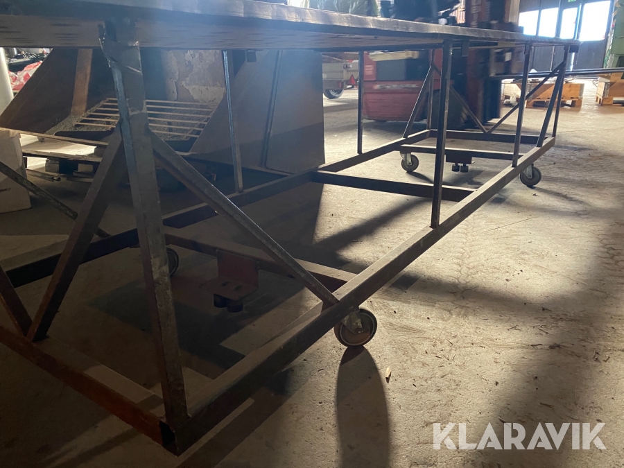 Klaravik Auktioner | Rullvagn