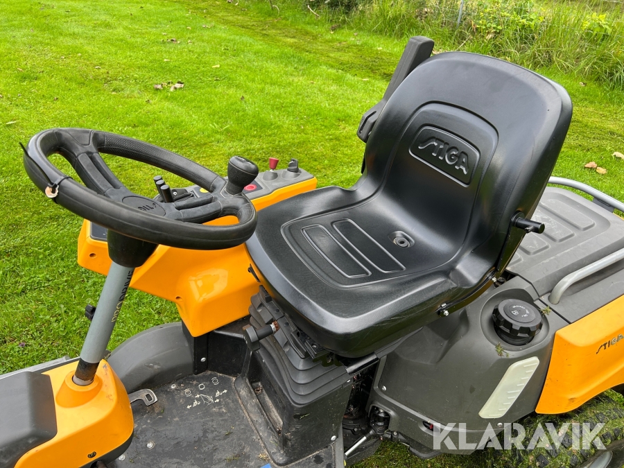 Gräsklippare/redskapsbärare Stiga Park Pro 740 QX, Mölndal,