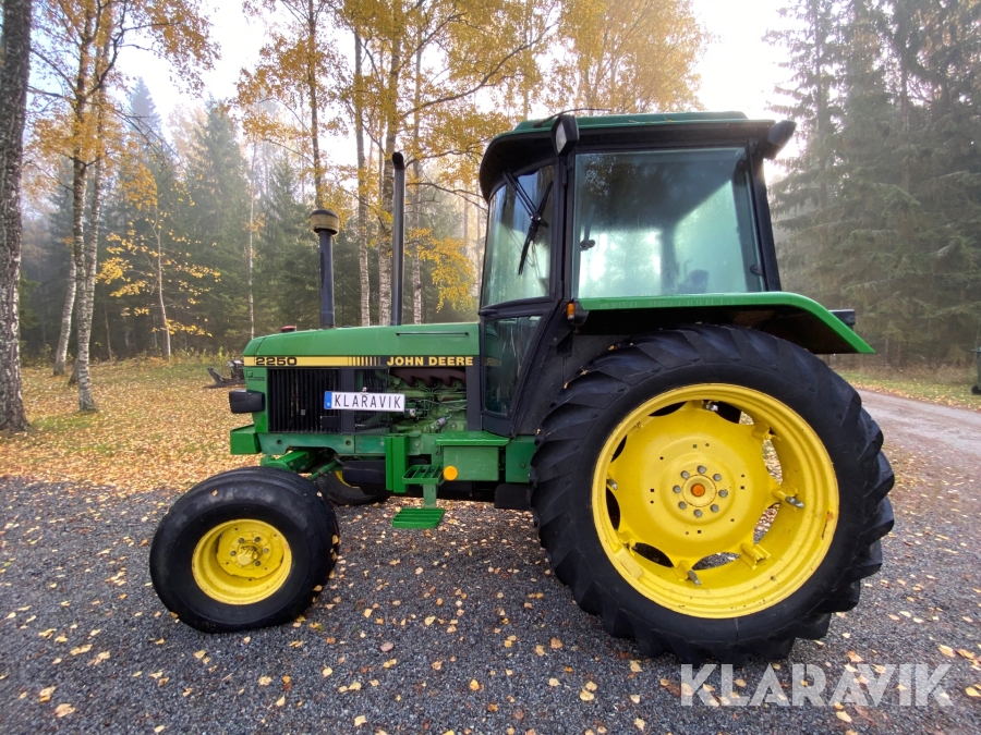 Traktor John Deere 2250, Norrtälje, Klaravik auktioner