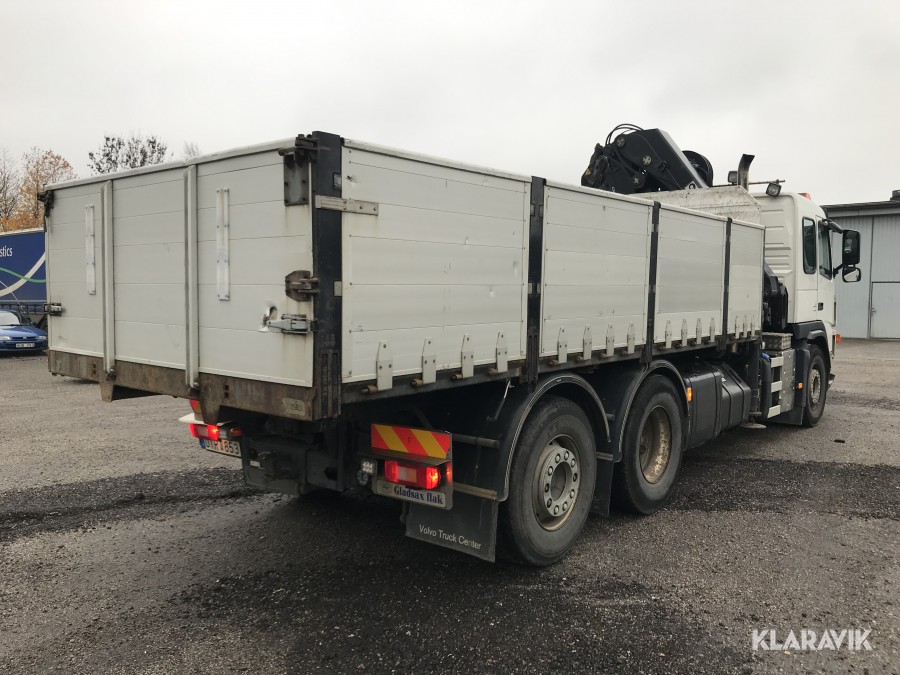 Tippbil Volvo FM 400 med kran