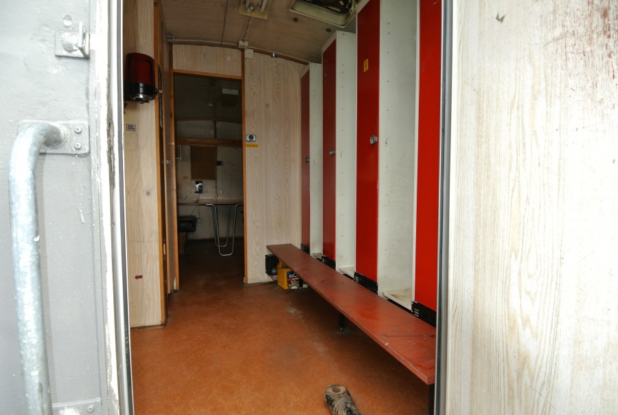 Klaravik Auktioner | Manskapsvagn 4 manna