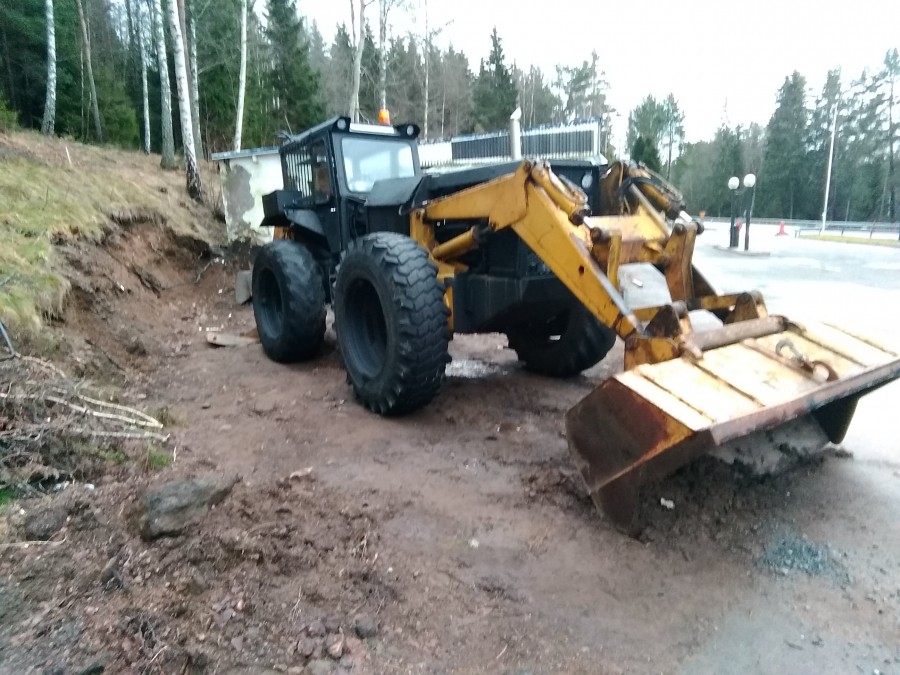 Traktorgrävare/Linjemaskin