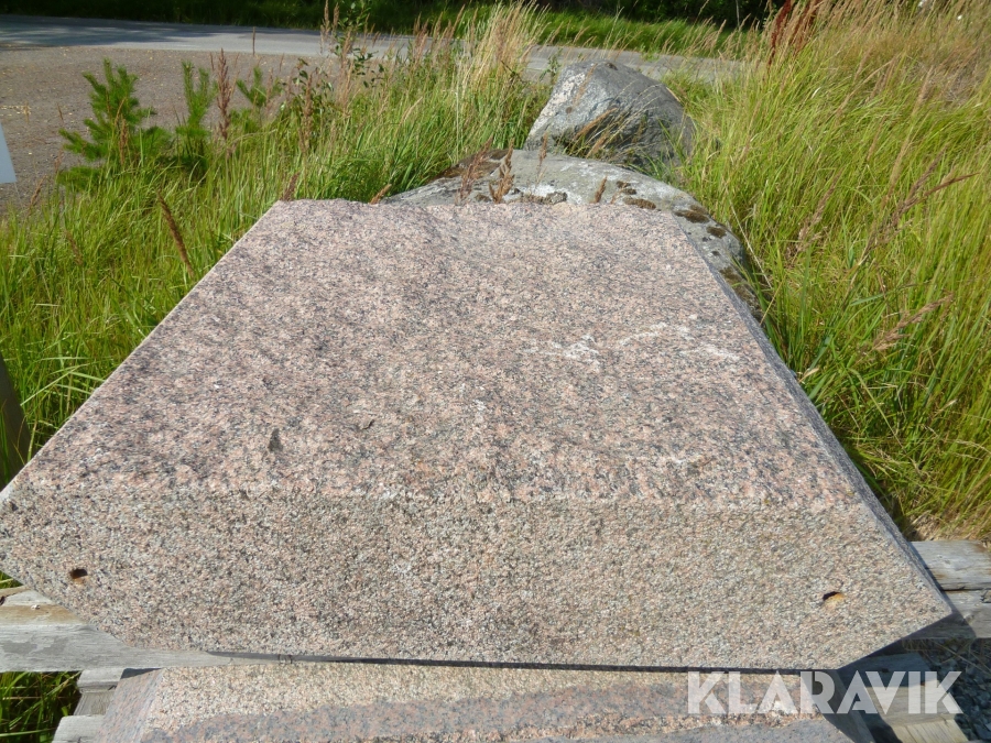 Granitblock, Norrtälje, Klaravik auktioner