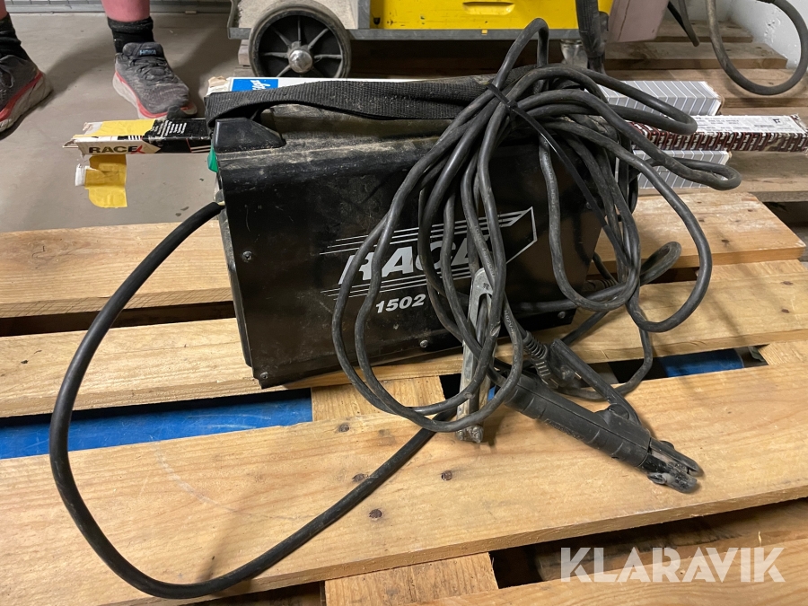 Pinnsvets Race 1502I, Eda, Klaravik auktioner