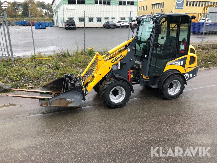 Lastmaskin Gehl AL340 med skopa & gafflar