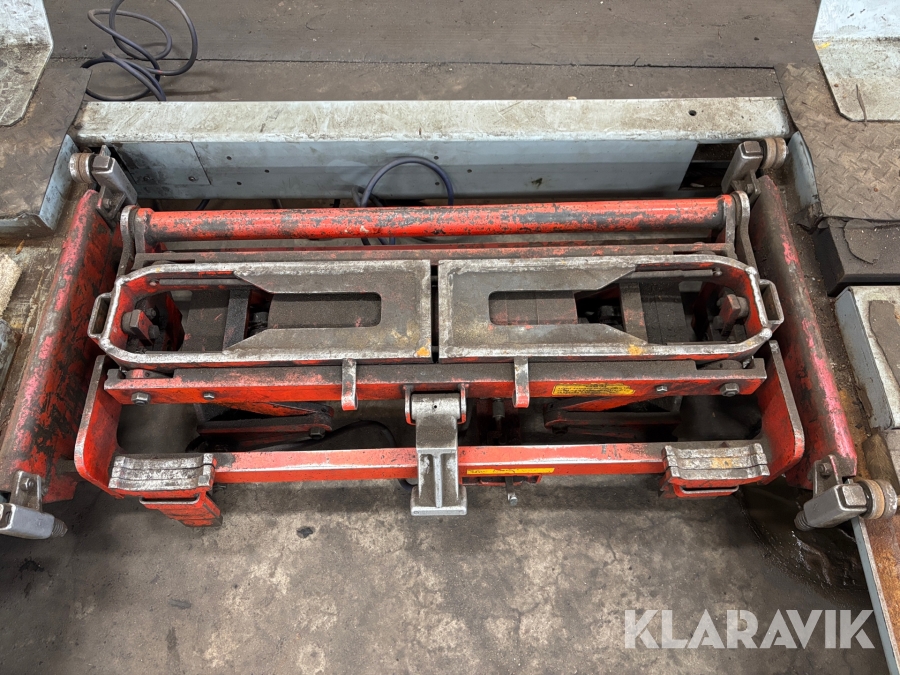 Fyrpelarlyft Nordic lift EE-6435B, Säffle, Klaravik auktione