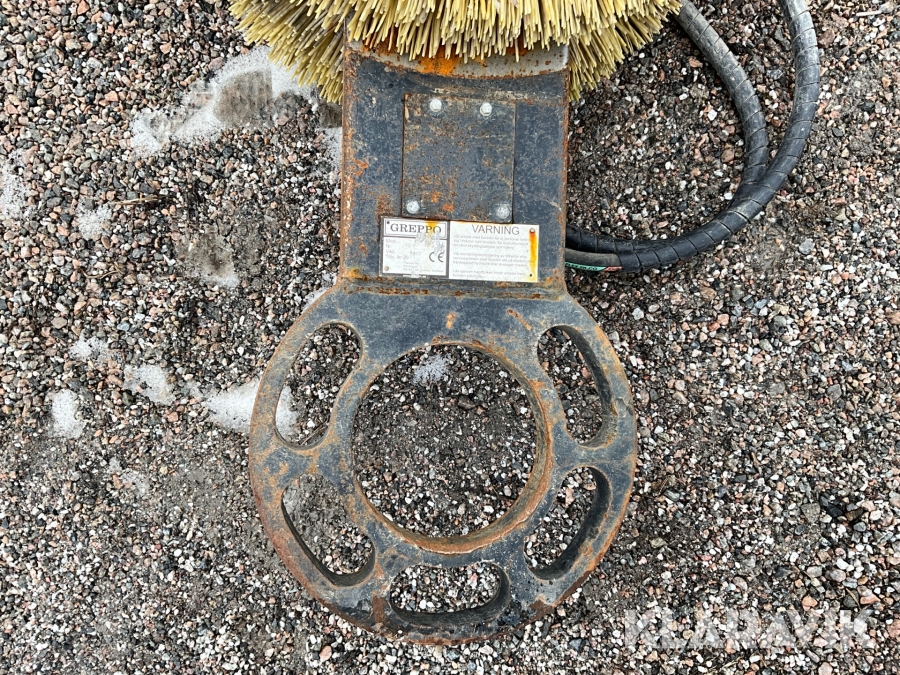 Universalborste Greppo, Örebro, Klaravik auktioner