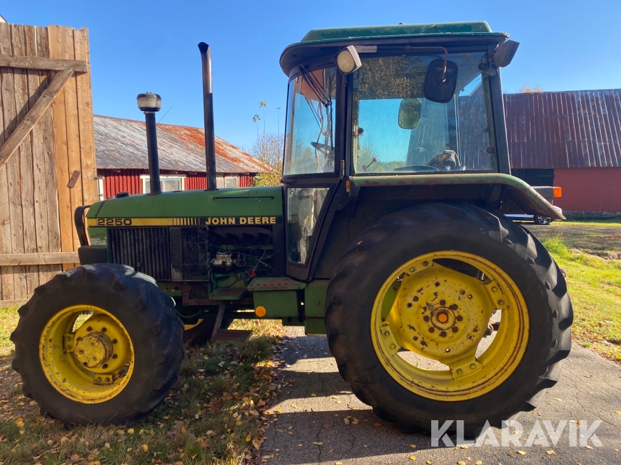 Traktor John Deere 2250, Båstad, Klaravik auktioner